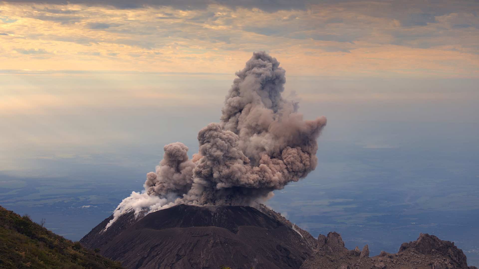 Travel warning after Mount Lewotobi Laki Laki eruption - Addis Ababa Weekly